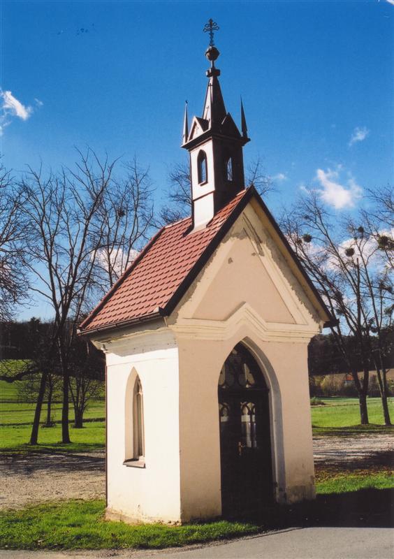 Številni križi, kapele in znamenja - benedikt.si